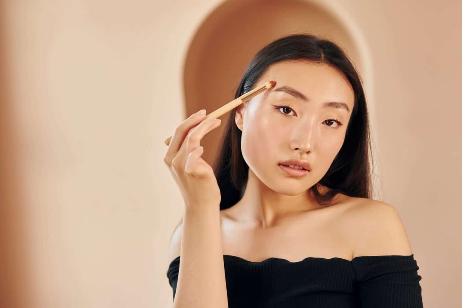 Why Do My Eyebrows Look Uneven? (And How to Fix It Professionally) - Blinklashclub